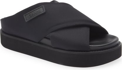 Ashley Olsen Just Wore Socks and Sandals in a Slob-Chic Fall Outfit ...