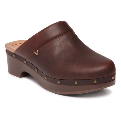 The Item I Wear to Death: My Vionic Clogs | Marie Claire