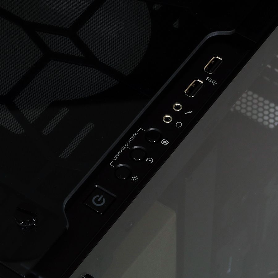 Corsair Crystal 570X ATX Case Review - Tom's Hardware | Tom's Hardware