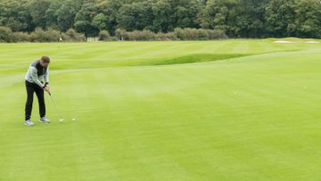 Putting Backswing Vs Follow Through - Golf Monthly | Golf Monthly