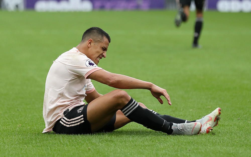 Sanchez could miss three months, says Chile coach | FourFourTwo