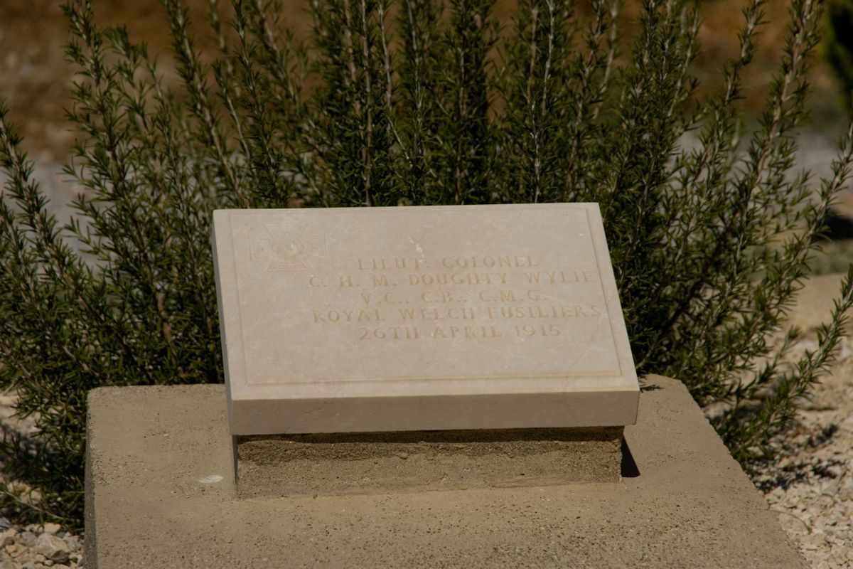 Jason Goodwin: The madness of Gallipoli, and the British officer ...