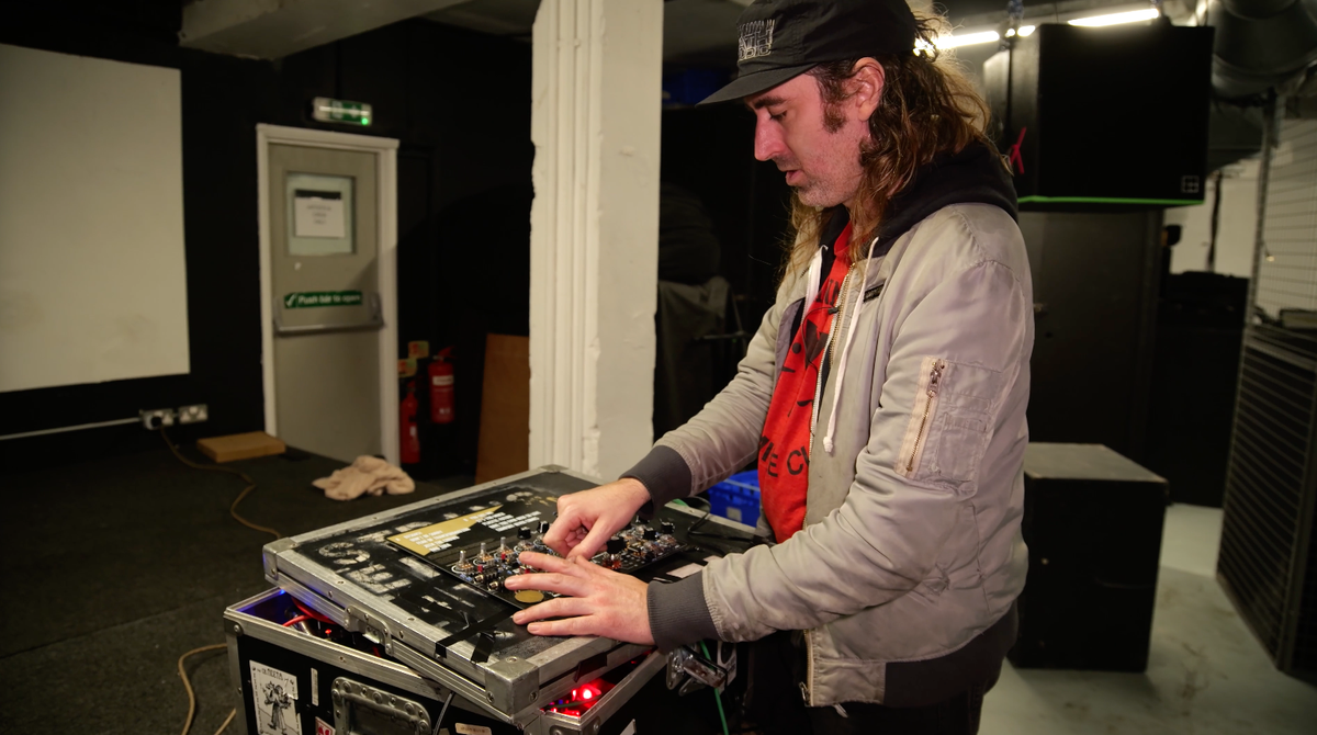 How ‘the loudest band in New York’ built an album out of a DIY synth ...