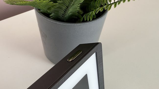 Pexar 11-inch Digital Picture Frame review: bright, brilliant and well ...