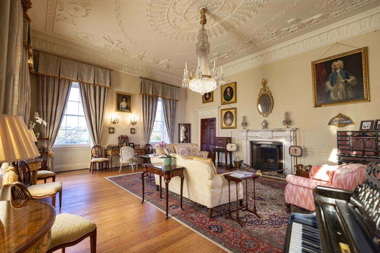 A £21 million castle that's come up for sale for the first time in 700 ...