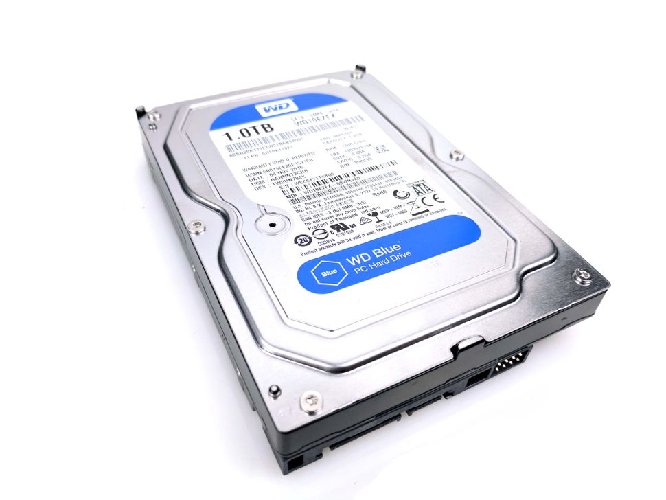 How To Build A $2,000 Custom Gaming PC | Tom's Hardware