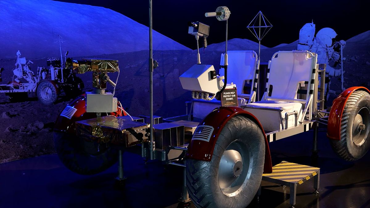'Apollo: When We Went to the Moon' exhibit lands at NYC's Intrepid ...