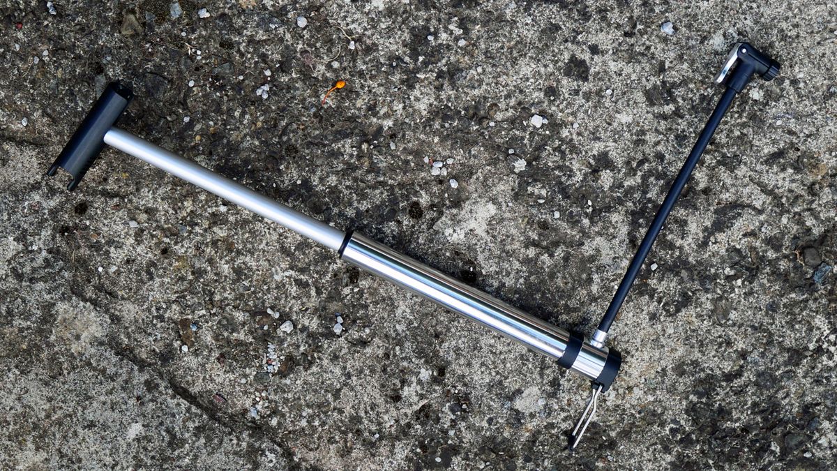 Crankbrothers Klic HV Mini Floor pump review – mini floor pump or XL ...