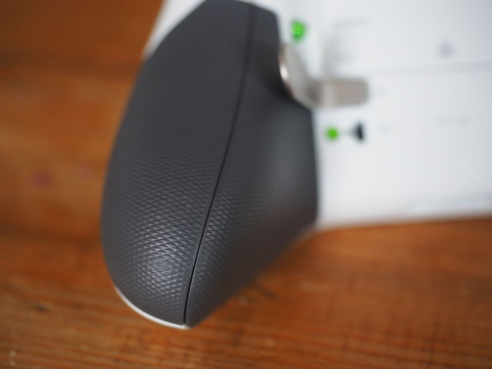 White Xbox Elite Wireless Controller review: Same great performance ...