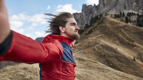 Wind safety for hikers: how windy is too windy to go walking? | Advnture