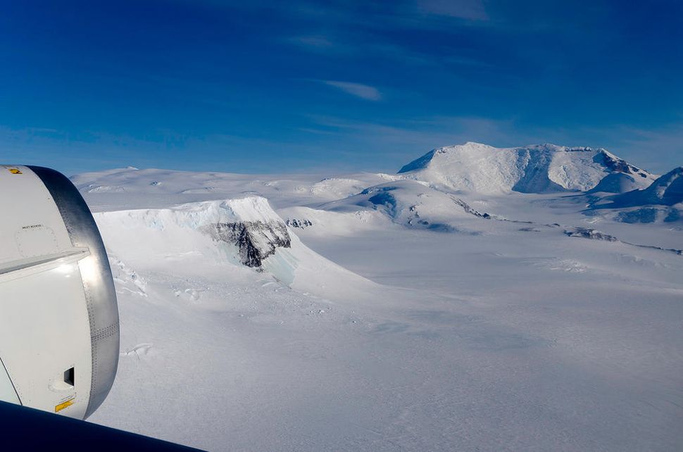 In Images: IceBridge Investigates Antarctica | Live Science