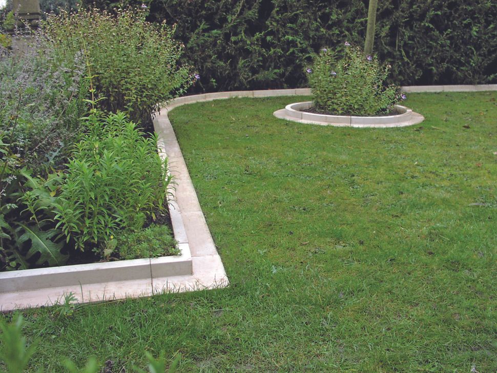 Long Garden Ideas: 16 Tips for Landscaping a Spacious Plot | Homebuilding
