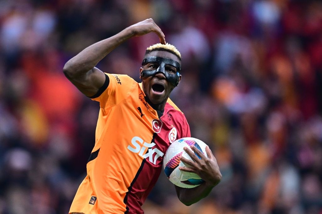 Manchester United looking at AMBITIOUS swap deal for out-of-favour ...
