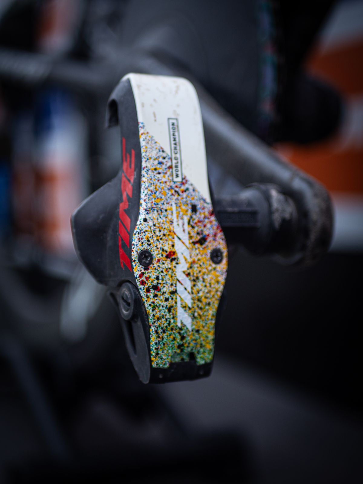 Paris-Roubaix Femmes podium bikes: Three different approaches from ...