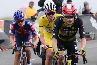 Oscar Onley exhausted by Col de la Loze battle with Vingegaard and ...