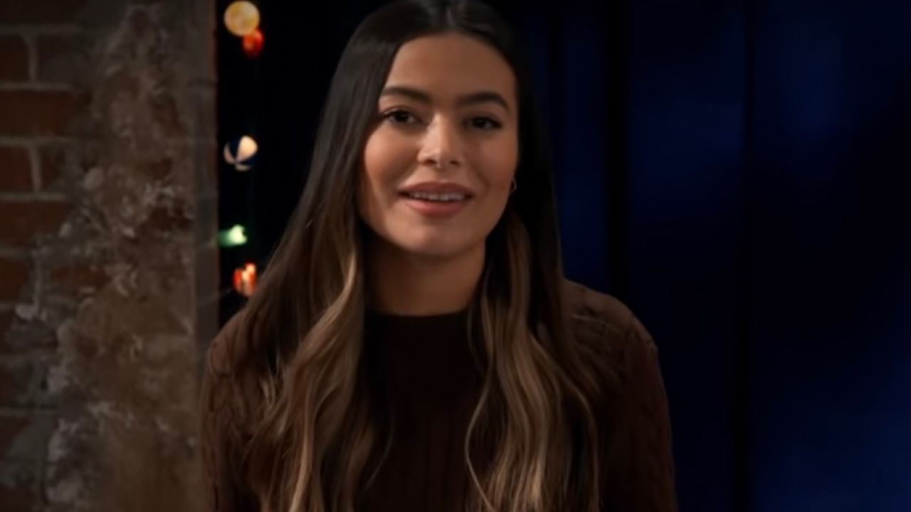 Miranda Cosgrove Talks Growing Up On iCarly And One Line That She Still ...