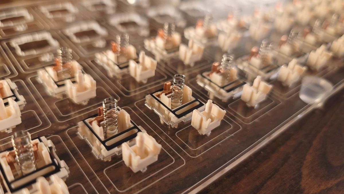 How to Build a Custom Mechanical Keyboard Step-By-Step | Tom's Hardware