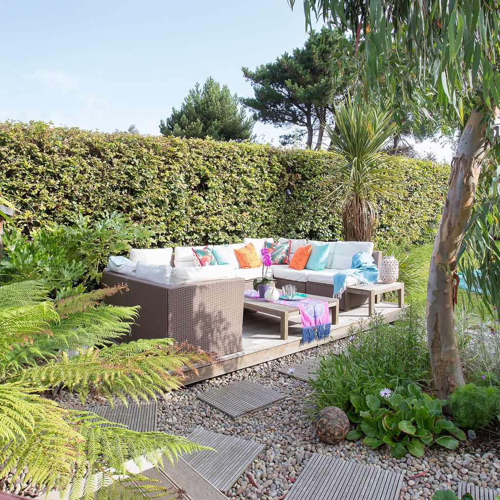 How to soundproof a garden - 7 ways to block out the noise | Ideal Home