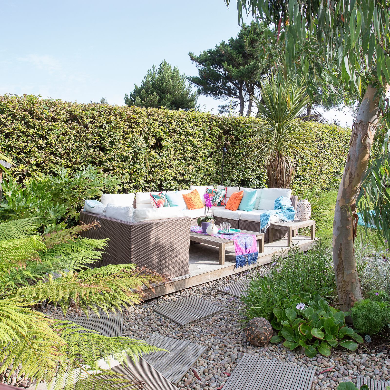 How to soundproof a garden - 7 ways to block out the noise | Ideal Home