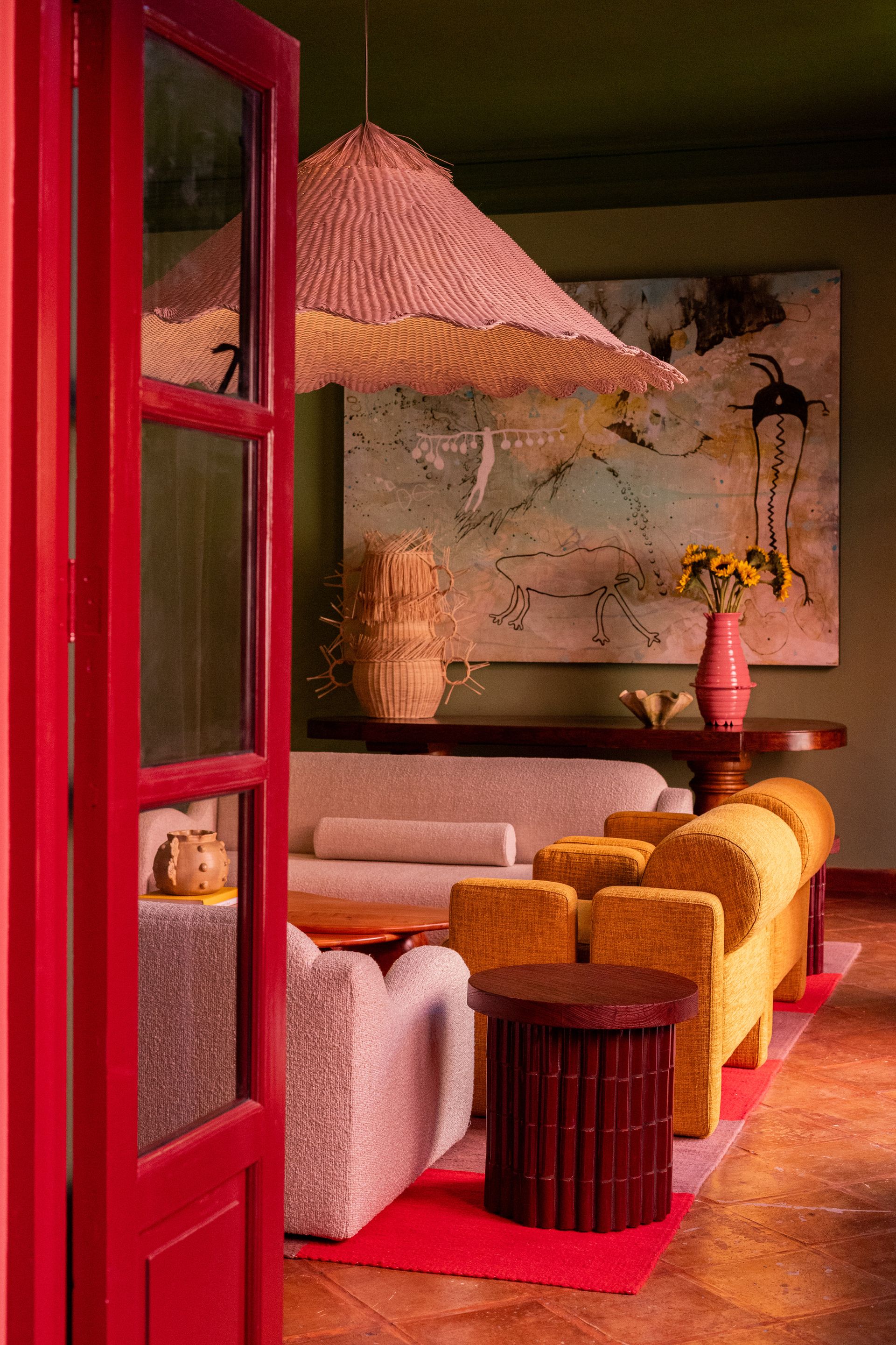 What Are Advancing and Receding Colors in Interior Design? | Livingetc