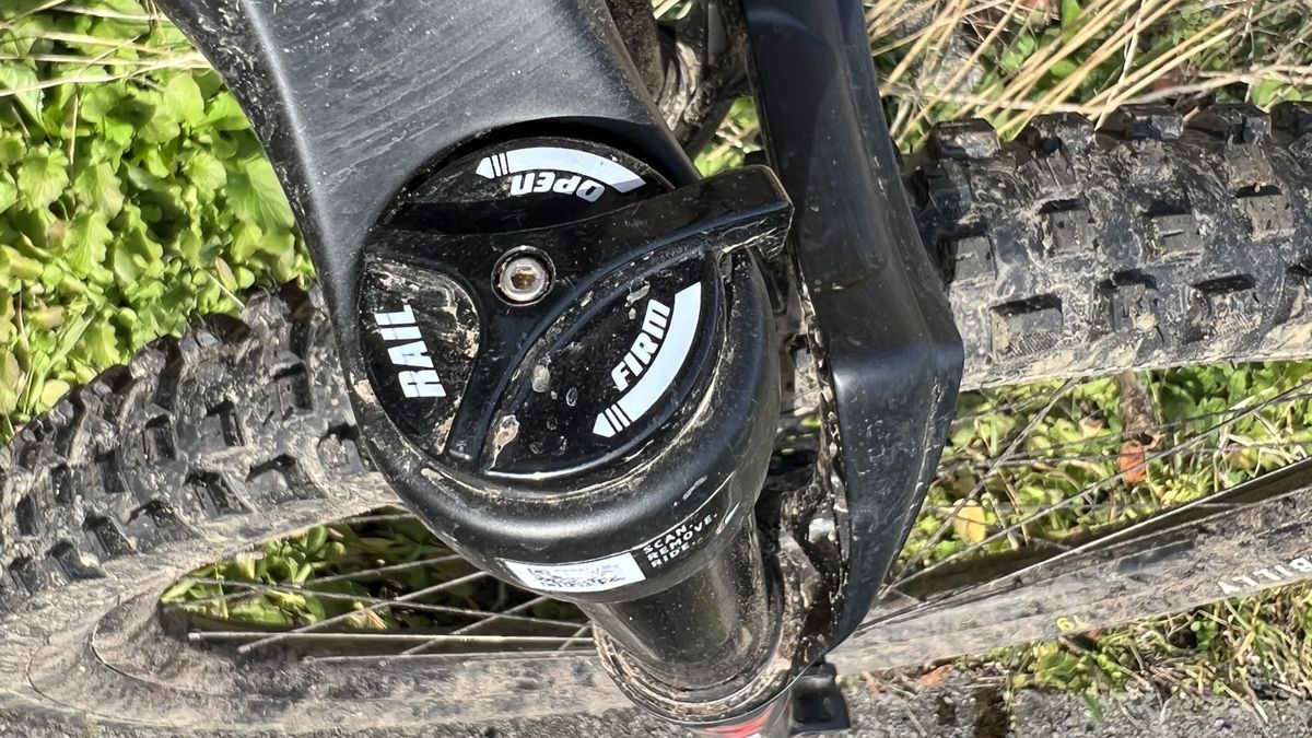 Marzocchi Bomber Z2 RAIL Gen 2 MTB fork review – simply sorted ...