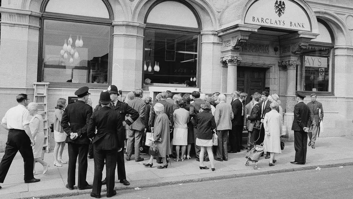 How the coronavirus pandemic is killing cash | MoneyWeek