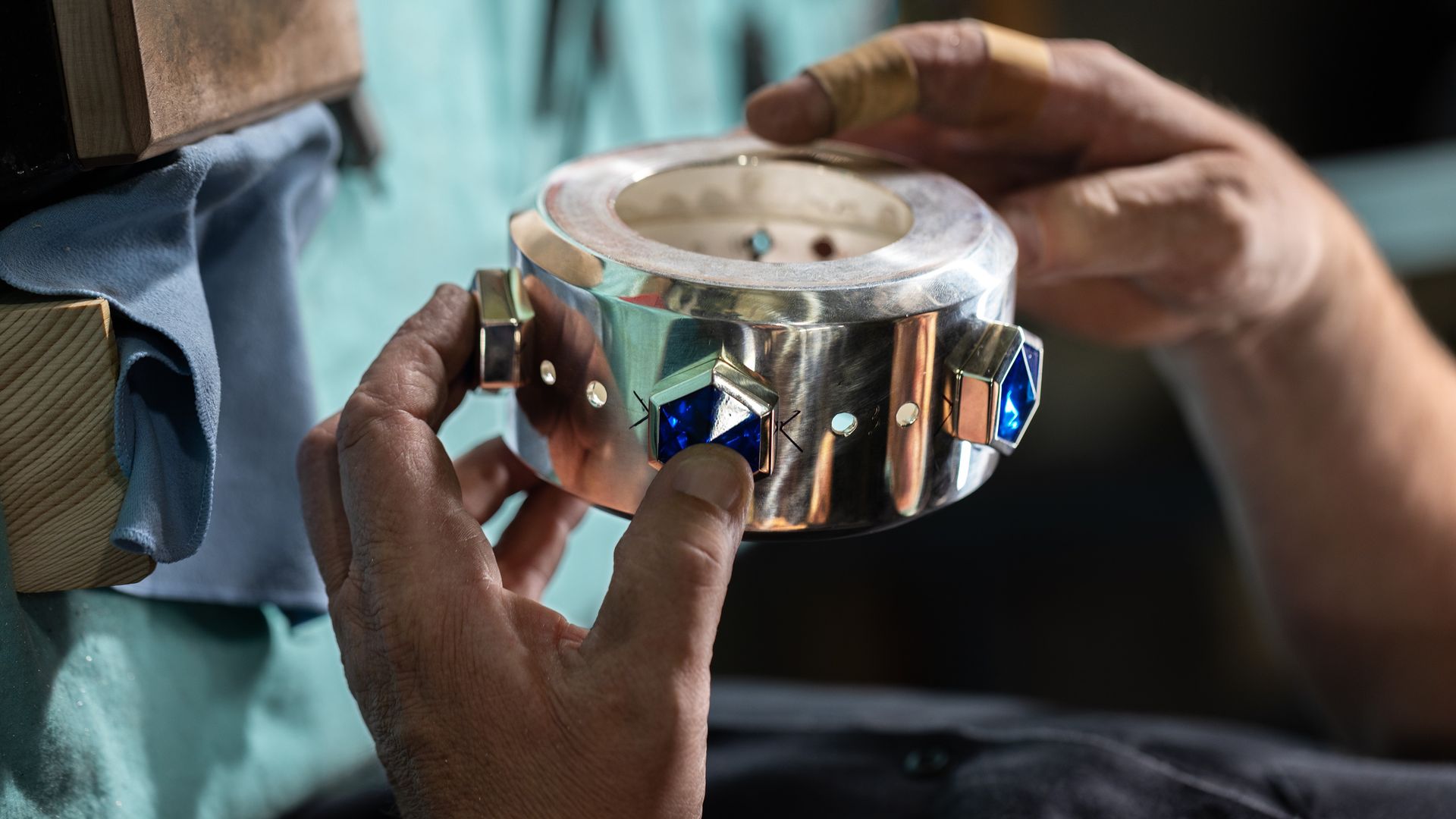 Riot's new LoL trophy is being designed by fricking Tiffany & Co. | PC ...