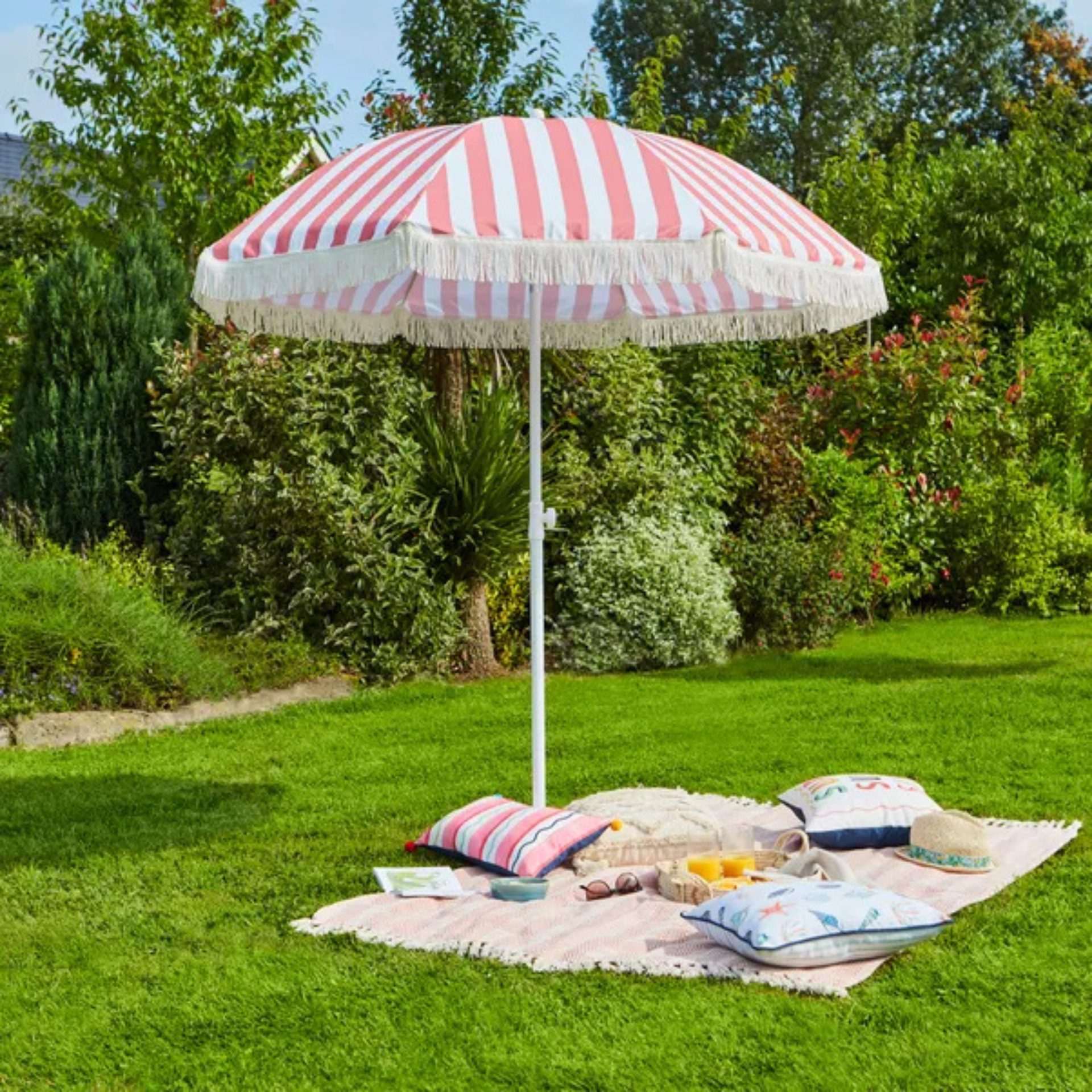 Lidl's parasol is identical to Habitat's sell-out version | Ideal Home