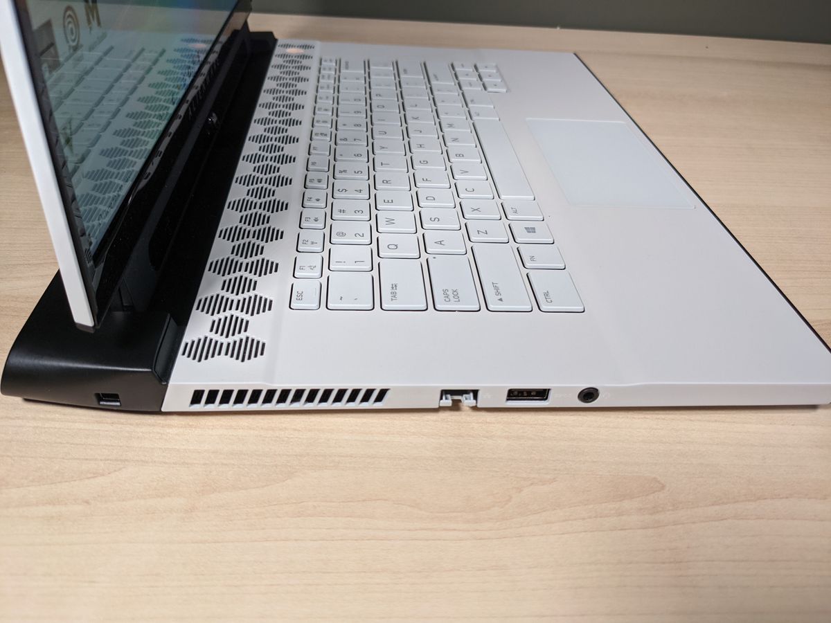 Alienware m15 R4 Gaming Laptop Review: RTX 30-Series Performance, Eye ...