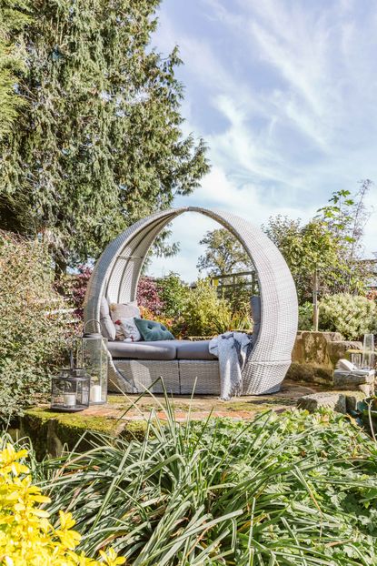 Outdoor seating ideas: 15 stunning designs to help you sit back in ...