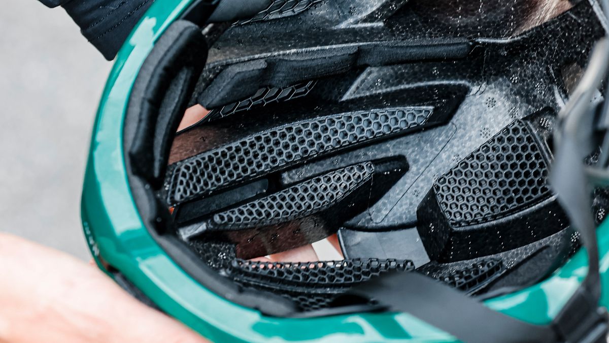 New Kask Elemento helmet uses 3D printing and carbon fibre | Cyclingnews