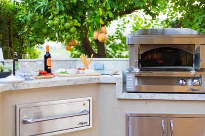 23 outdoor kitchen ideas to elevate cooking outside | Livingetc