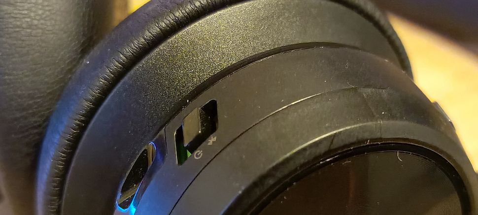 Poly Voyager Focus 2 review: pro headset has clear voice, surprise ...