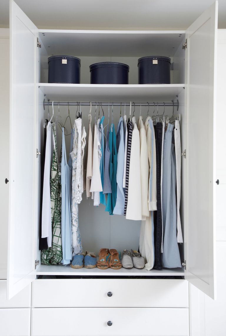 Try this 'Chain' Closet Hack to Maximize Clothes Storage | Livingetc