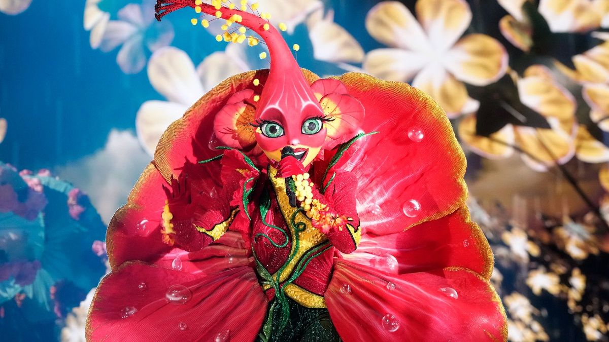 Why The Masked Singer’s Hibiscus Knew Jenny McCarthy Would Guess Their ...