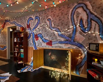 Stranger Things fans will be obsessed with this themed hotel suite ...