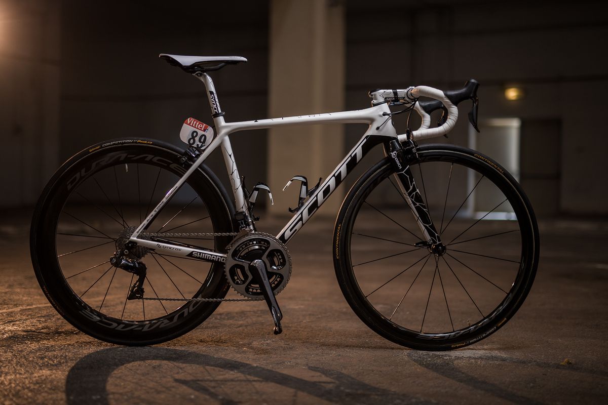 Simon Yates to ride special edition white Scott Addict RC into Paris ...