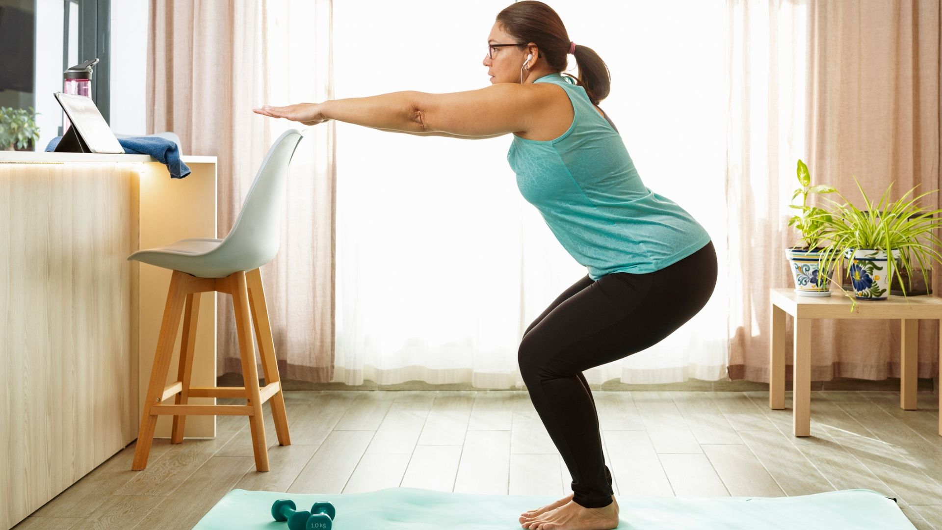 I swapped lifting heavy weights for this six-move lower-body Barre ...