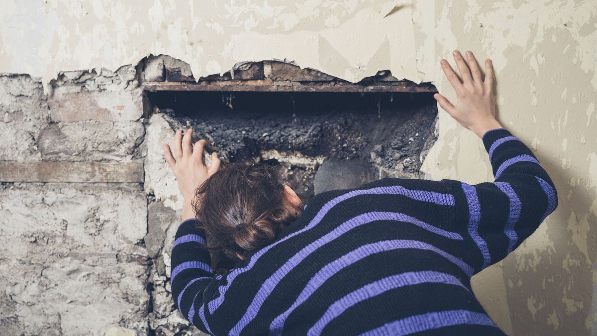 Removing a fireplace surround: The essentials | Homebuilding
