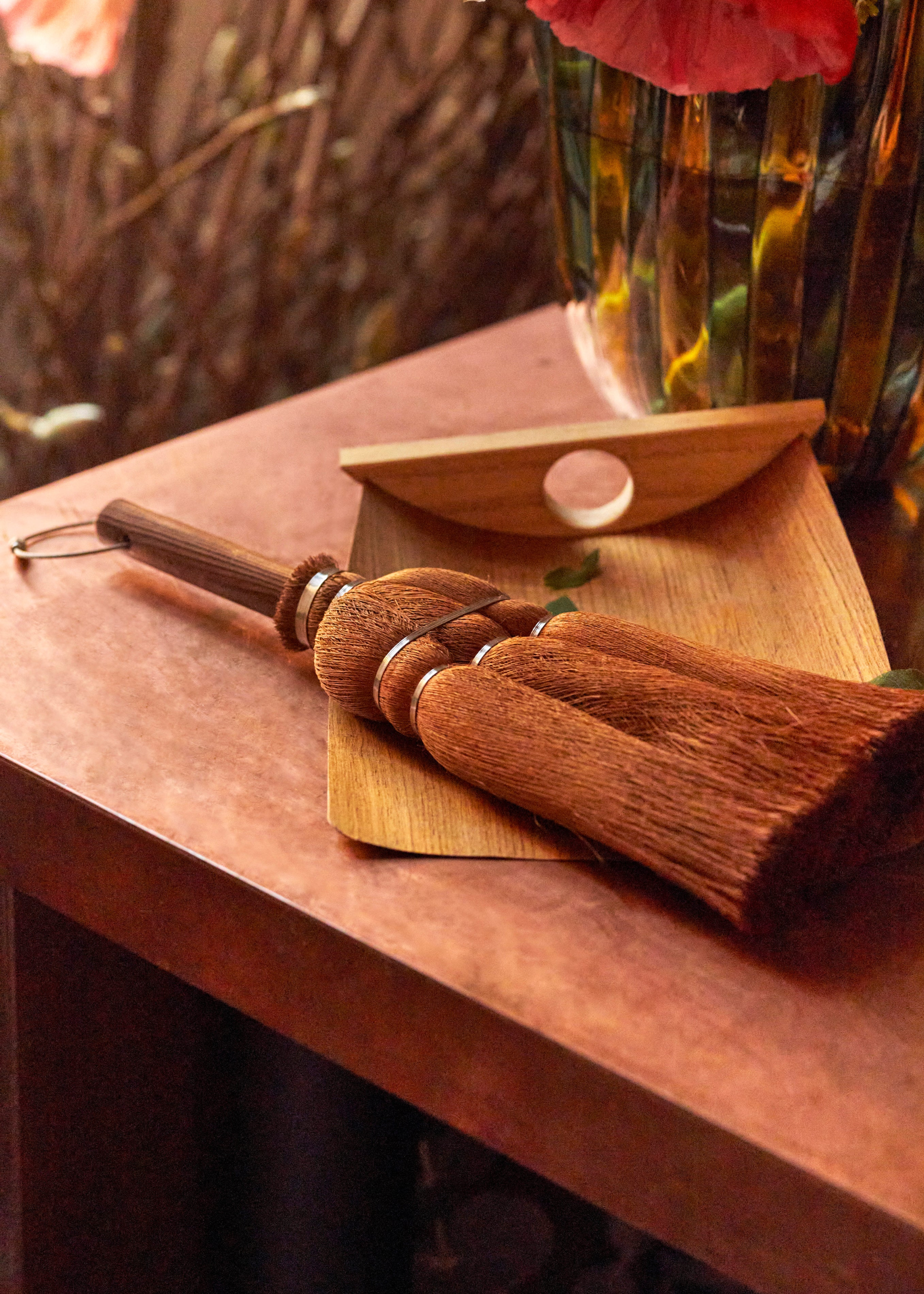 4 Types of Handmade Cleaning Tools to Replace Your Plastic