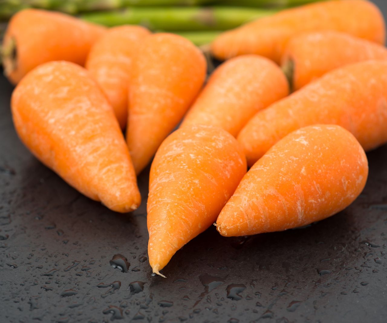 How to grow carrots in containers: expert tips for success | Homes and ...