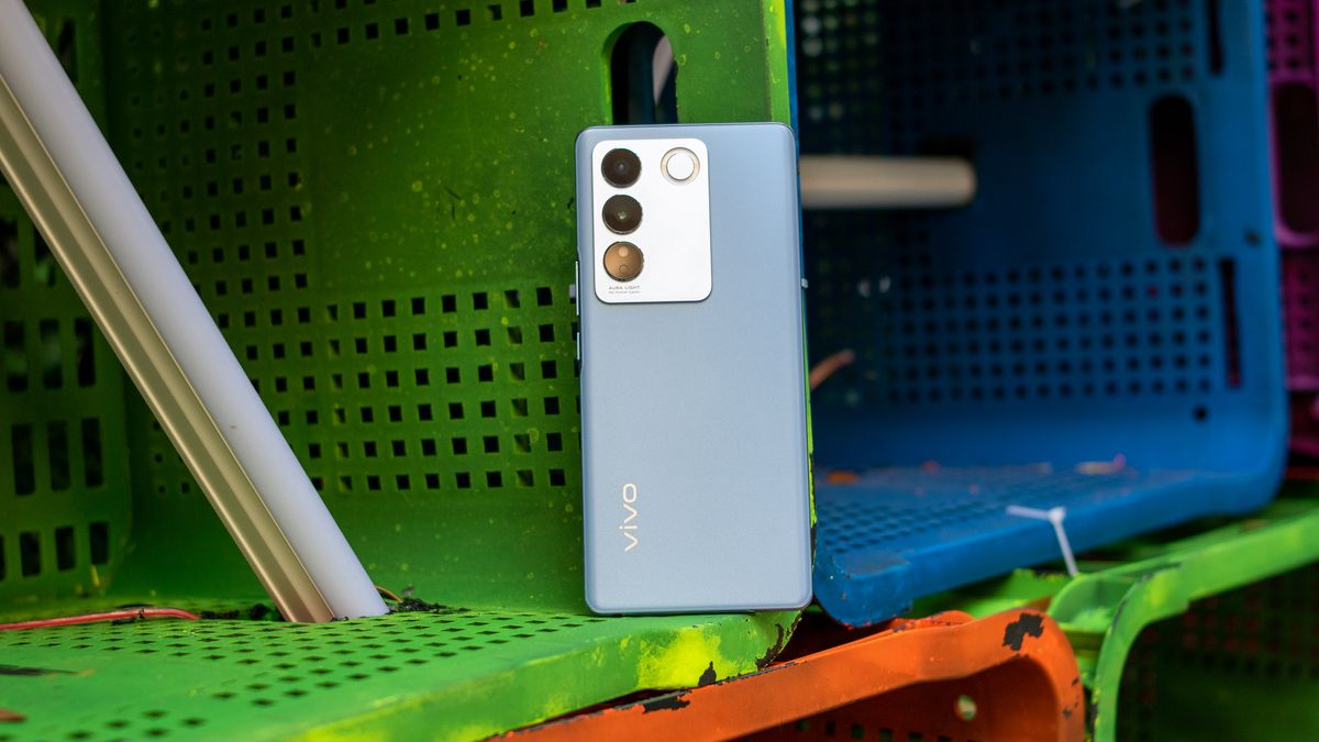 Vivo V27 Pro review: It takes the fight to last year's flagship phones ...