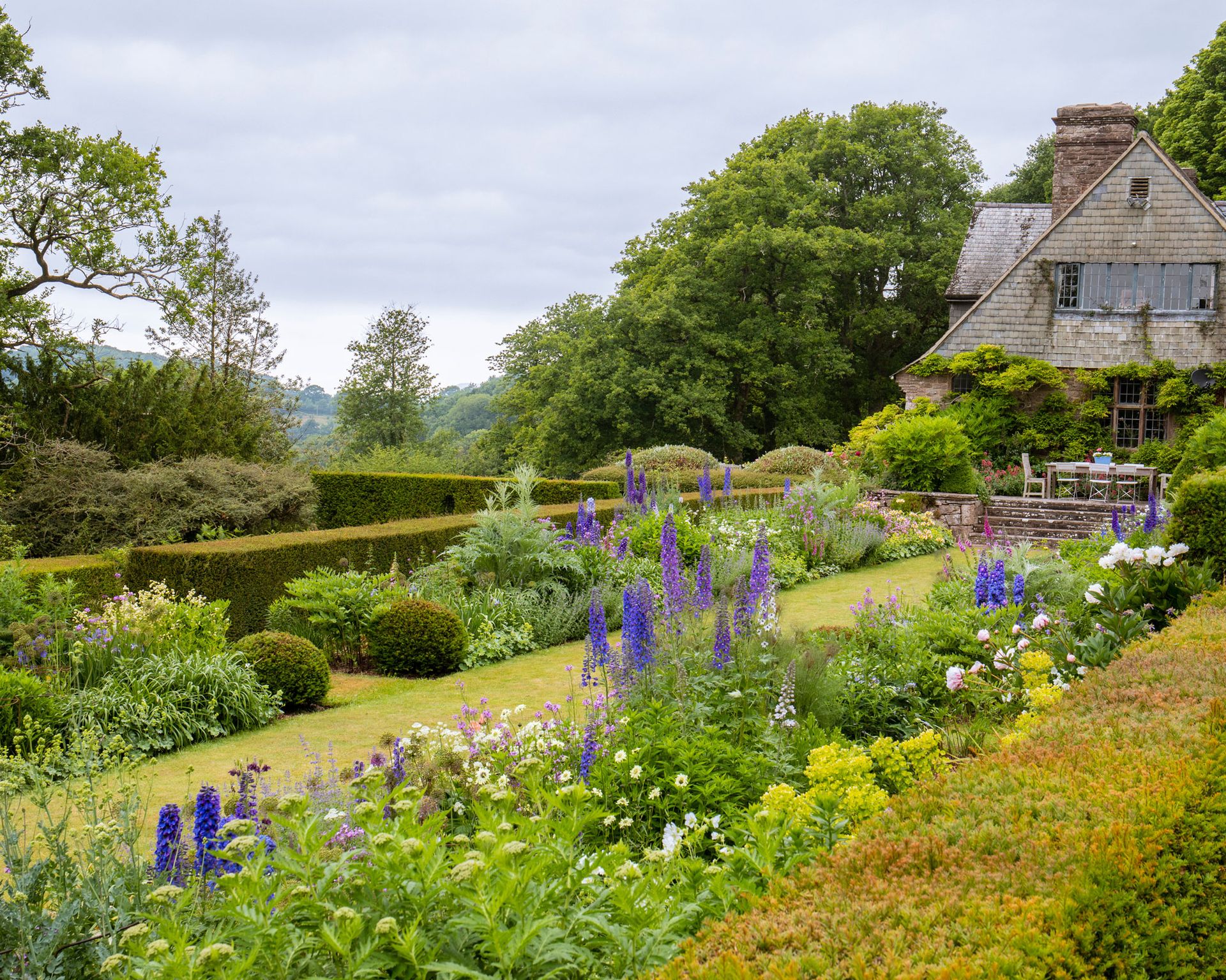 5 ways this historic Welsh garden showcases country style | Homes and ...
