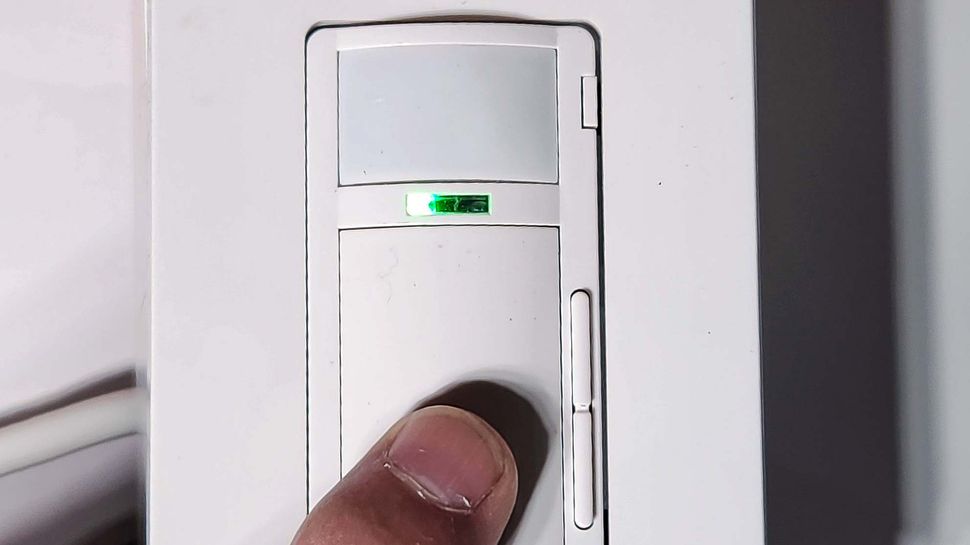 Leviton Decora Smart WiFi Motion sensing Dimmer D2MSD-1BW review | Tom ... Leviton Decora Smart WiFi Motion sensing Dimmer D2MSD-1BW review | Tom ...
