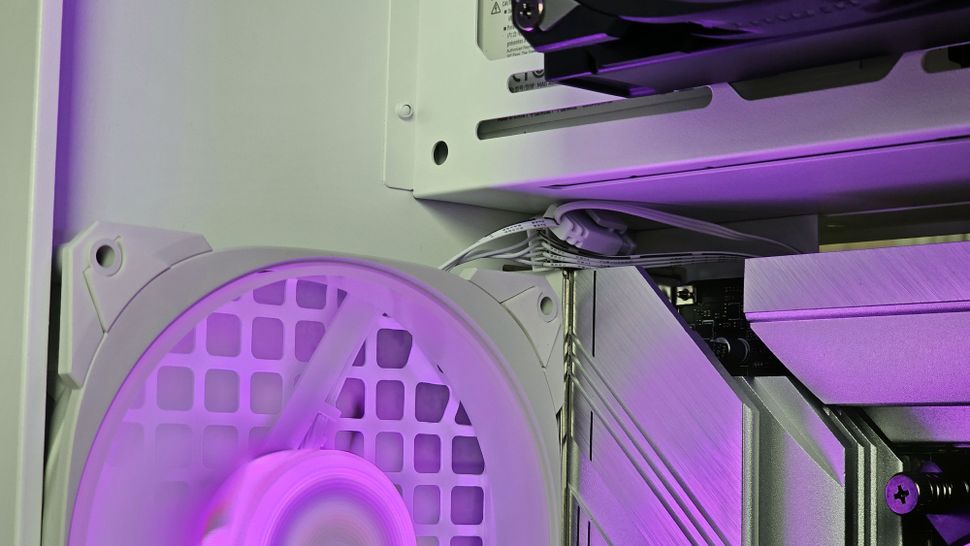 Hands-on with InWin's F5 PC Case: Back-connector motherboard support ...