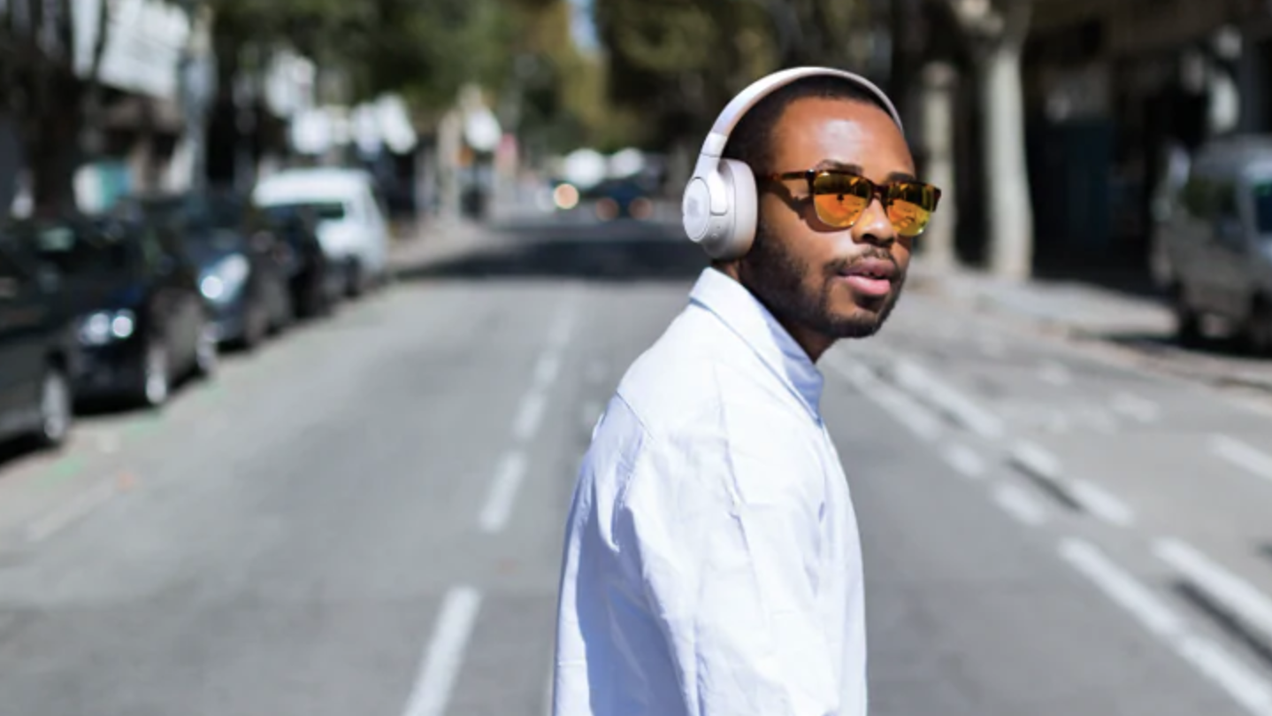 JBL's $129 noise-canceling headphones are the cheap Bose alternatives ...