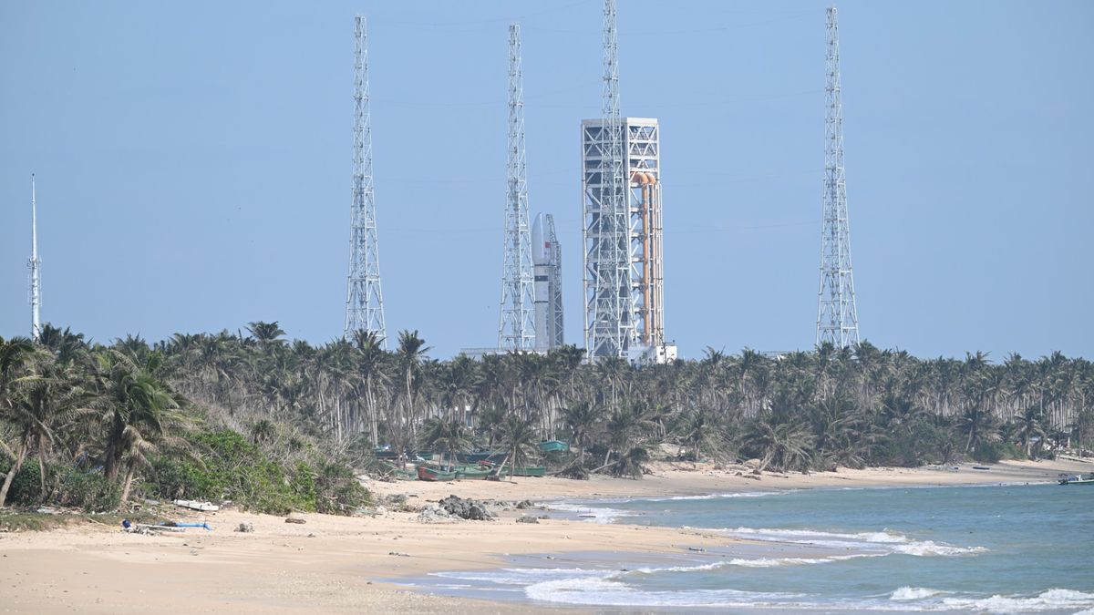 China debuts $553 million spaceport with launch of new Long March-12 ...