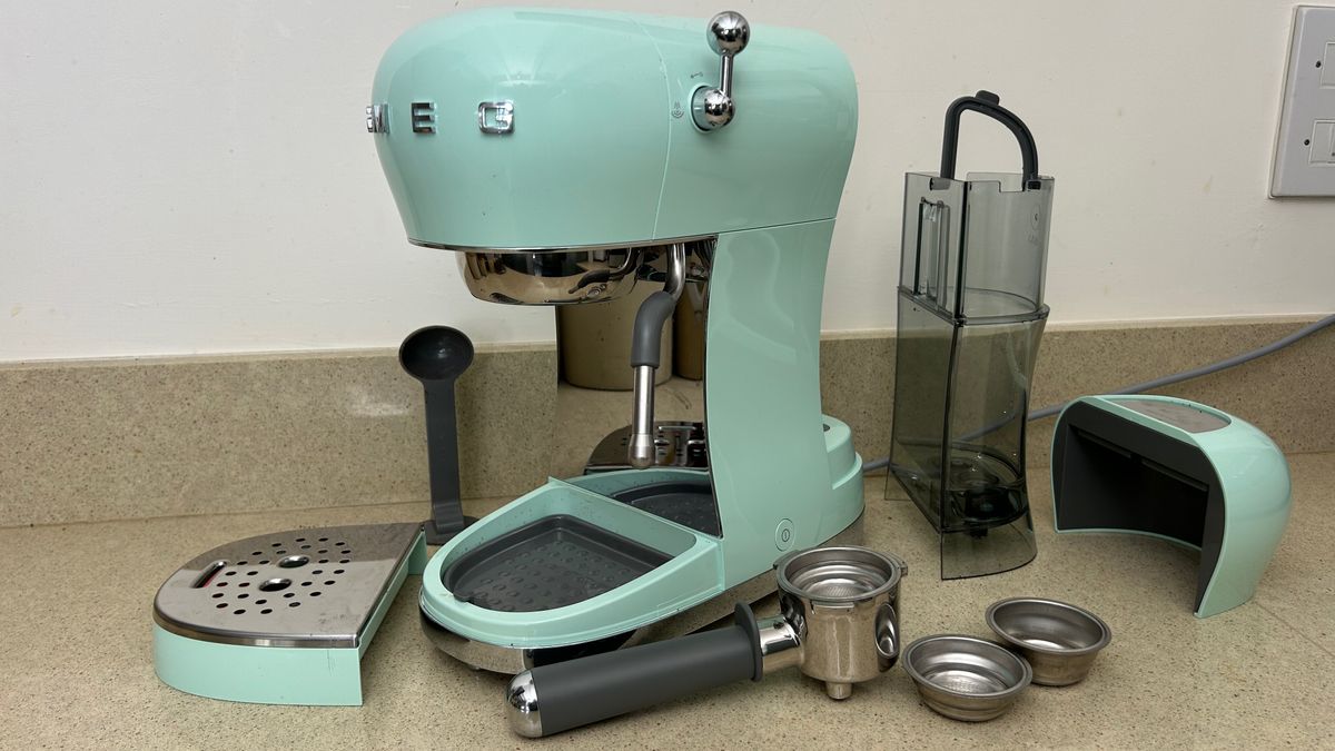Smeg ECF02 Manual Espresso Coffee Machine review: Smeg upgrades its ...