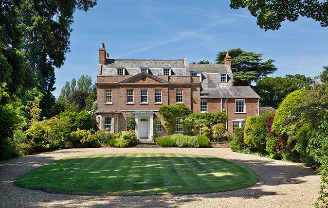 A glorious Berkshire house with gardens by Arne Maynard, within easy ...
