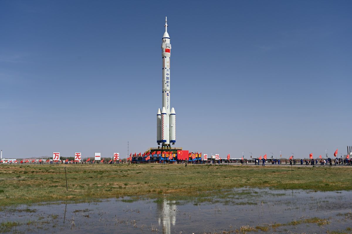 China rolls out rocket for next astronaut mission to Tiangong space ...